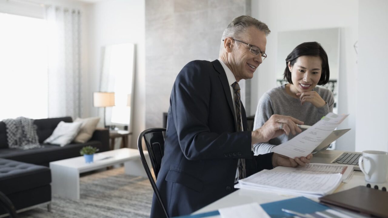 How To Choose The Right Financial Advisor In California | Manna Wealth ...